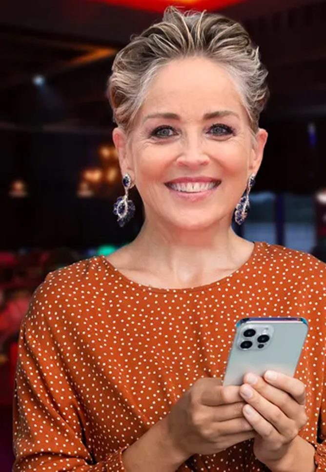 Sharon Stone quiere enamorarse y busca novio en Tinder - Asteriscos.Tv